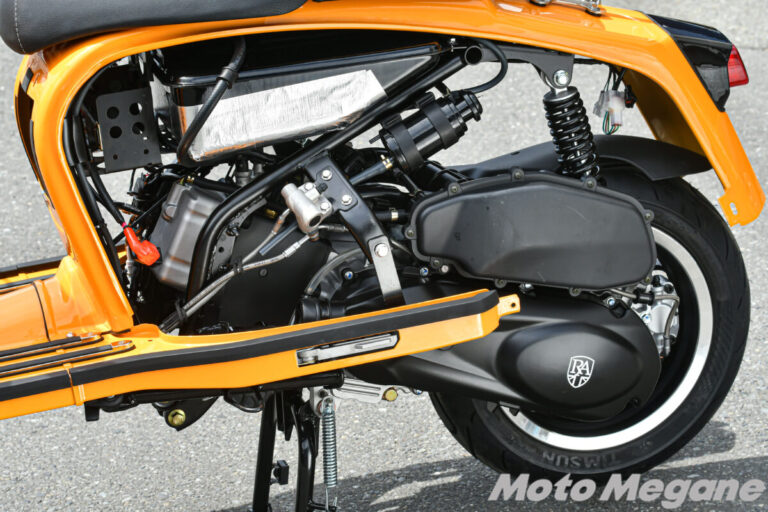 本物のクラシックを追い求めて。イギリスで誕生したヘリテイジスクーターRoyal Alloy | 【モトメガネ】バイク・オートバイ|自動車 ...