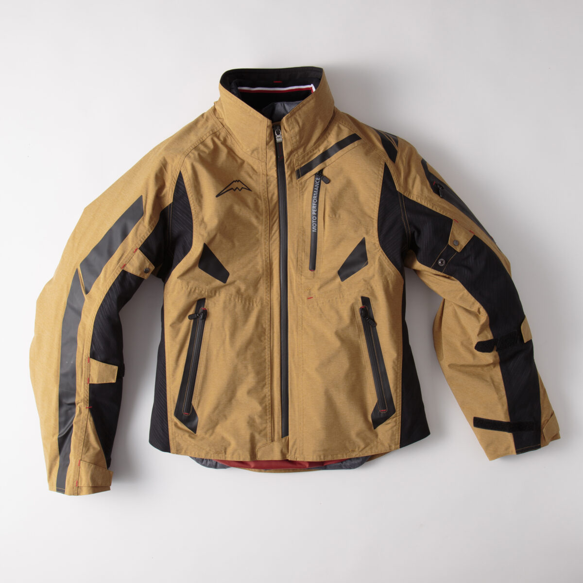 ロンツーにも対応 防寒と動きやすさを兼ね備えたウインタージャケットがクシタニから登場 | 【モトメガネ】バイク・オートバイ|自動車・クルマ ...