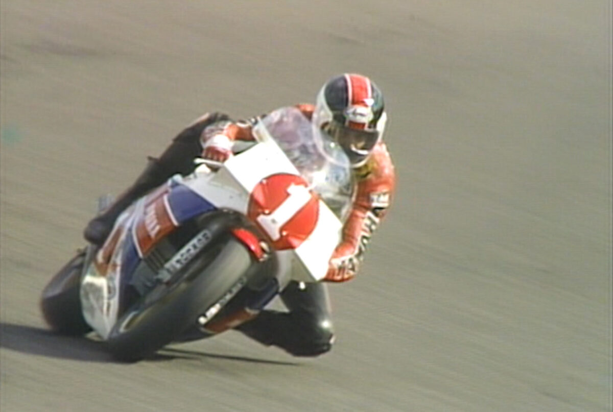 世界最高峰500ccバイクレースにてローソンが王者「TBCビッグロードレース1984」 | 【モトメガネ】バイク・オートバイ|自動車・クルマ|キャンプのニュース情報