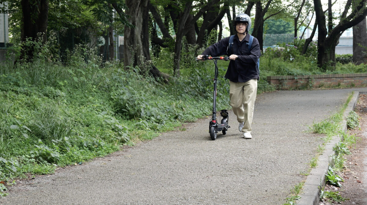 国の定めた安全基準を満たした電動キックボード！ SWALLOWのZERO9 Liteに注目 | 【モトメガネ】バイク・オートバイ|自動車・クルマ|キャンプのニュース情報