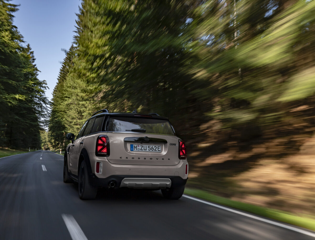 日常からアウトドアまでこなす「MINI Crossover」限定モデル販売開始 | 【モトメガネ】バイク・オートバイ|自動車・クルマ|キャンプ ...