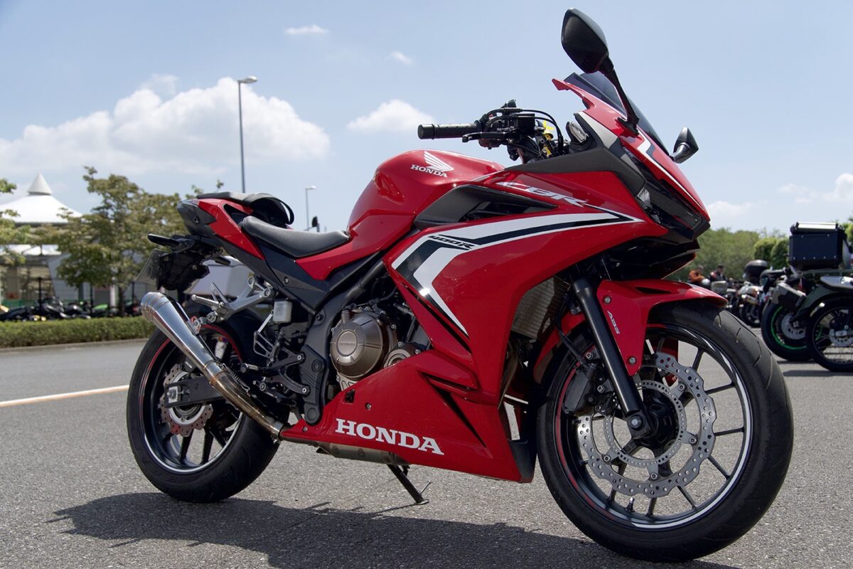 走りもスタイルもアグレッシブ 燃費の良さも魅力CBR400R【みんなのバイク】 | 【モトメガネ】バイク・オートバイ|自動車・クルマ|キャンプのニュース情報