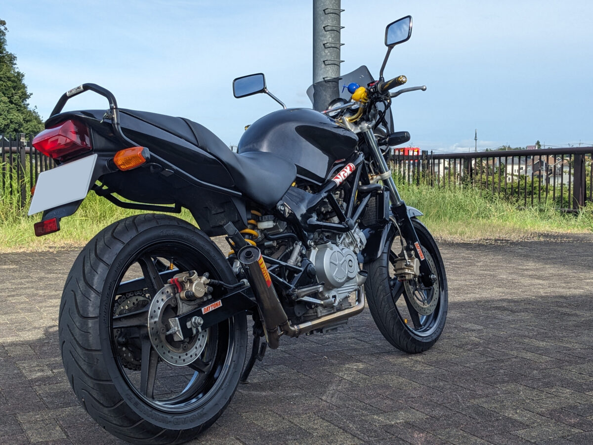 気軽に何でもこなせる気持ちいいバイク VTR250【みんなのバイク】 | 【モトメガネ】バイク・オートバイ|自動車・クルマ|キャンプのニュース情報