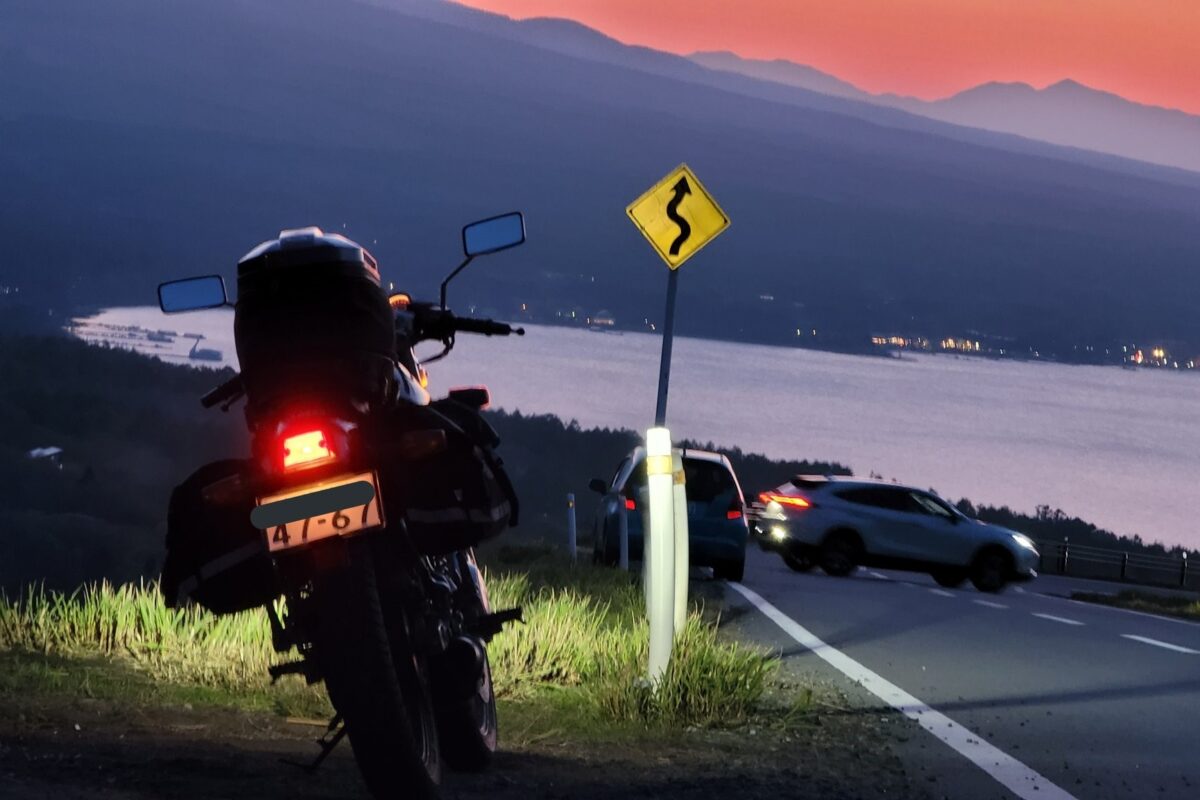 SRを超えることを許されなかった孤高の存在「ヤマハ・SRX-4/SRX-6」 | 【モトメガネ】バイク・オートバイ|自動車・クルマ|キャンプのニュース情報