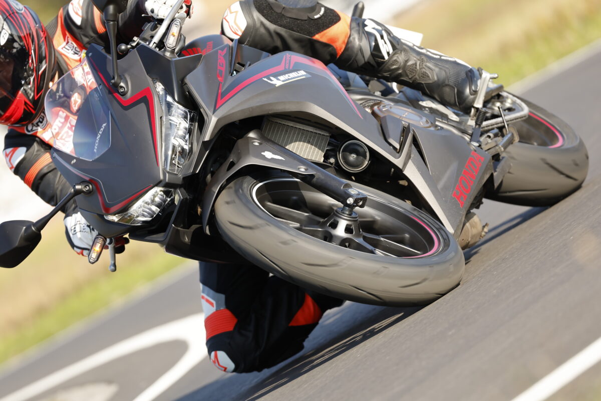 冬の早朝から雨のワインディングまで意のままに扱える！【MICHELIN POWER 6／POWER GP2】 | 【モトメガネ】バイク ...