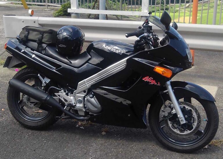 バランスのとれたルックスがお気に入り オールマイティに走れるZZR250【みんなのバイク】 | 【モトメガネ】バイク・オートバイ|自動車・クルマ|キャンプのニュース情報