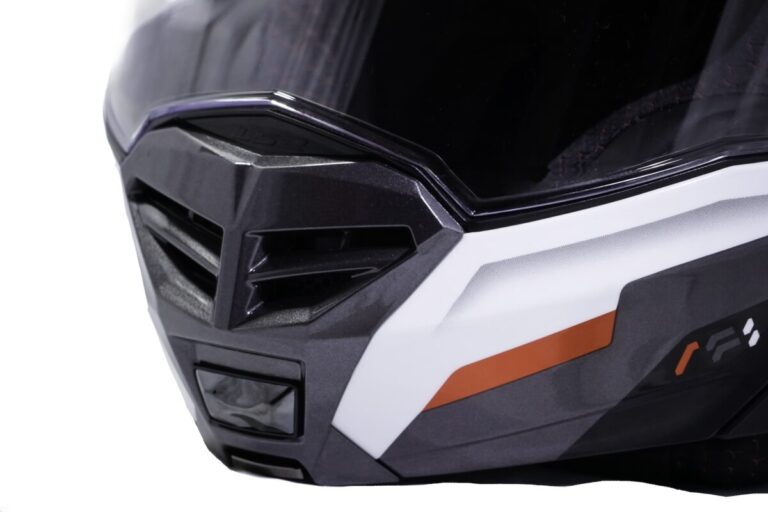 日本人の頭のハチにフィット！世界のトップライダーも愛用するLS2ヘルメットに「JAPAN FIT MODEL」が登場 | 【モトメガネ】バイク ...