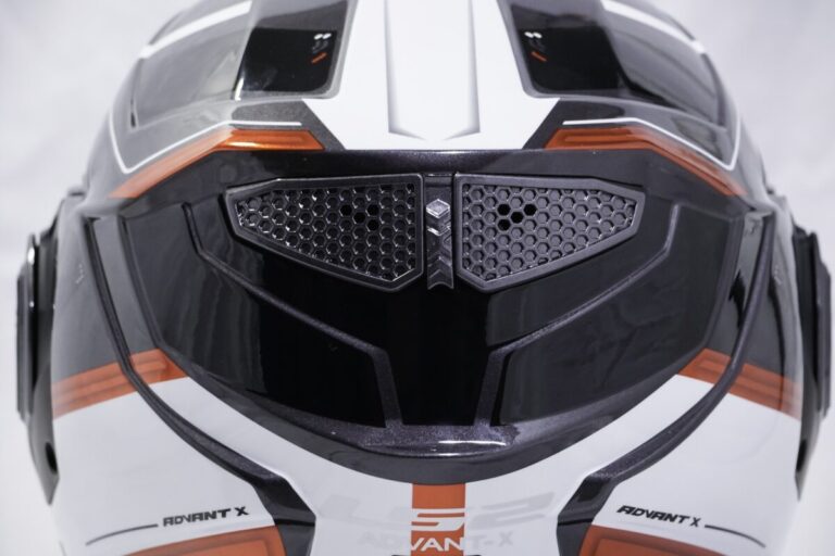 日本人の頭のハチにフィット！世界のトップライダーも愛用するLS2ヘルメットに「JAPAN FIT MODEL」が登場 | 【モトメガネ】バイク ...