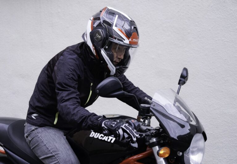 日本人の頭のハチにフィット！世界のトップライダーも愛用するLS2ヘルメットに「JAPAN FIT MODEL」が登場 | 【モトメガネ】バイク ...