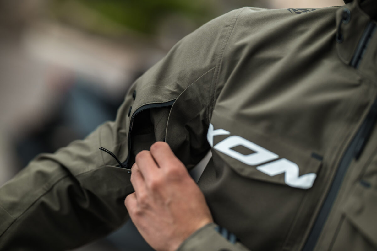 秋冬のライディングもお洒落にキメる！機能も充実のIXON（イクソン）フランスデザイナーズバイクジャケット | 【モトメガネ】バイク・オートバイ|自動車・クルマ|キャンプのニュース情報