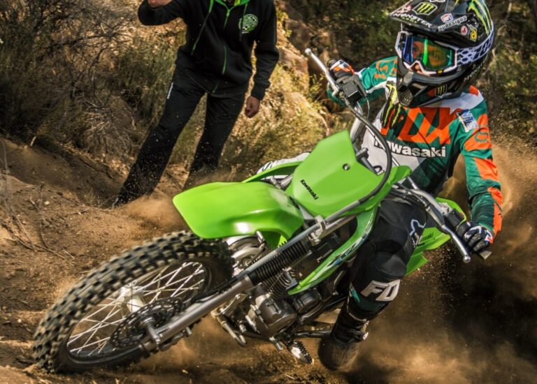 カワサキから新型KLX140R L登場 軽量オフ車で初めの一歩 | 【モトメガネ】バイク・オートバイ|自動車・クルマ|キャンプのニュース情報